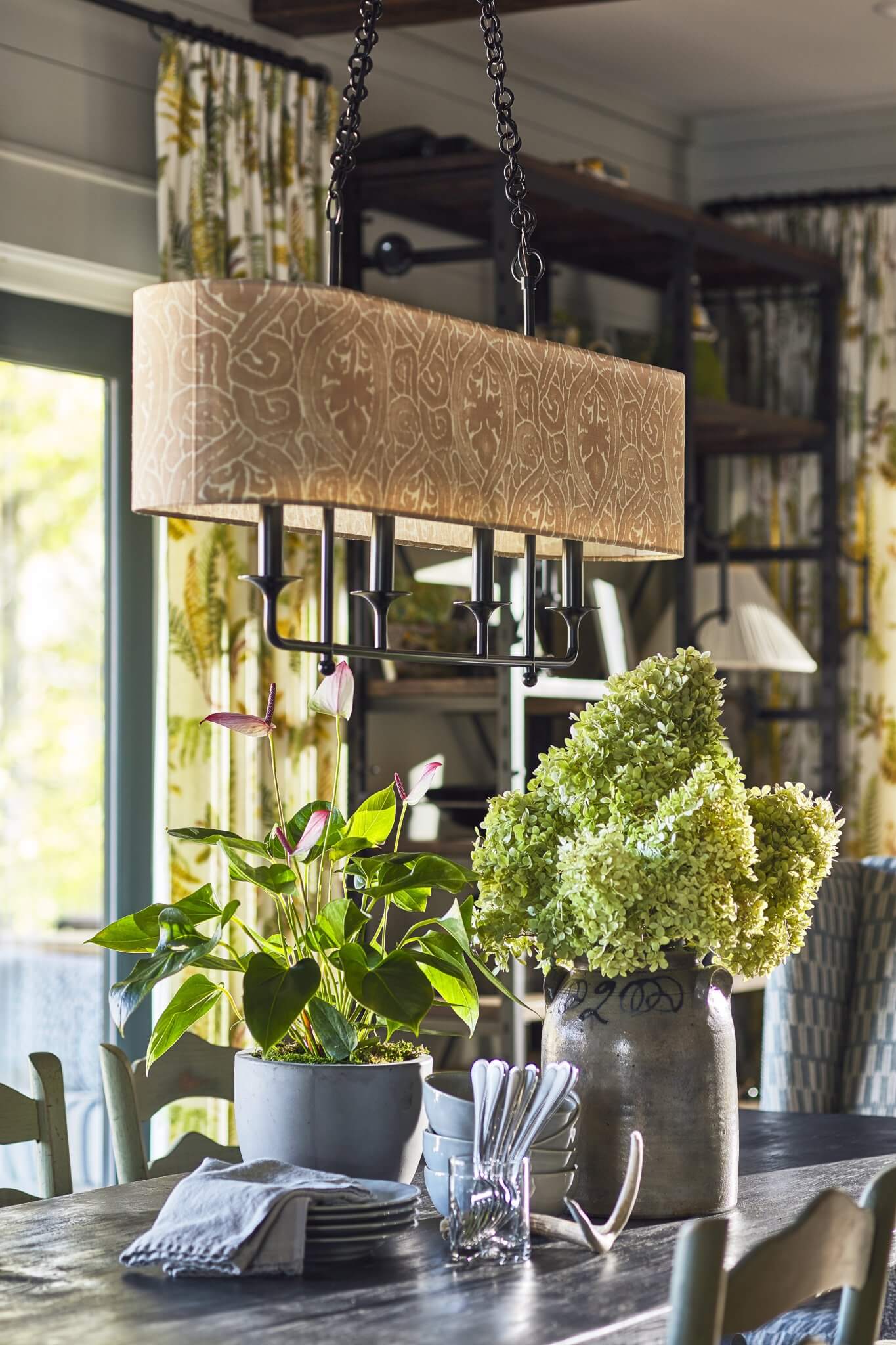 This Georgia Home Defines 'Woodsy Chic' | StyleBlueprint
