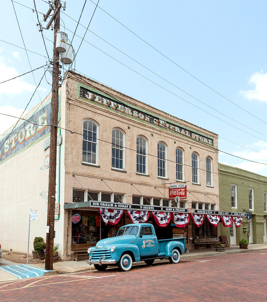 4 Small Texas Towns We Love | StyleBlueprint