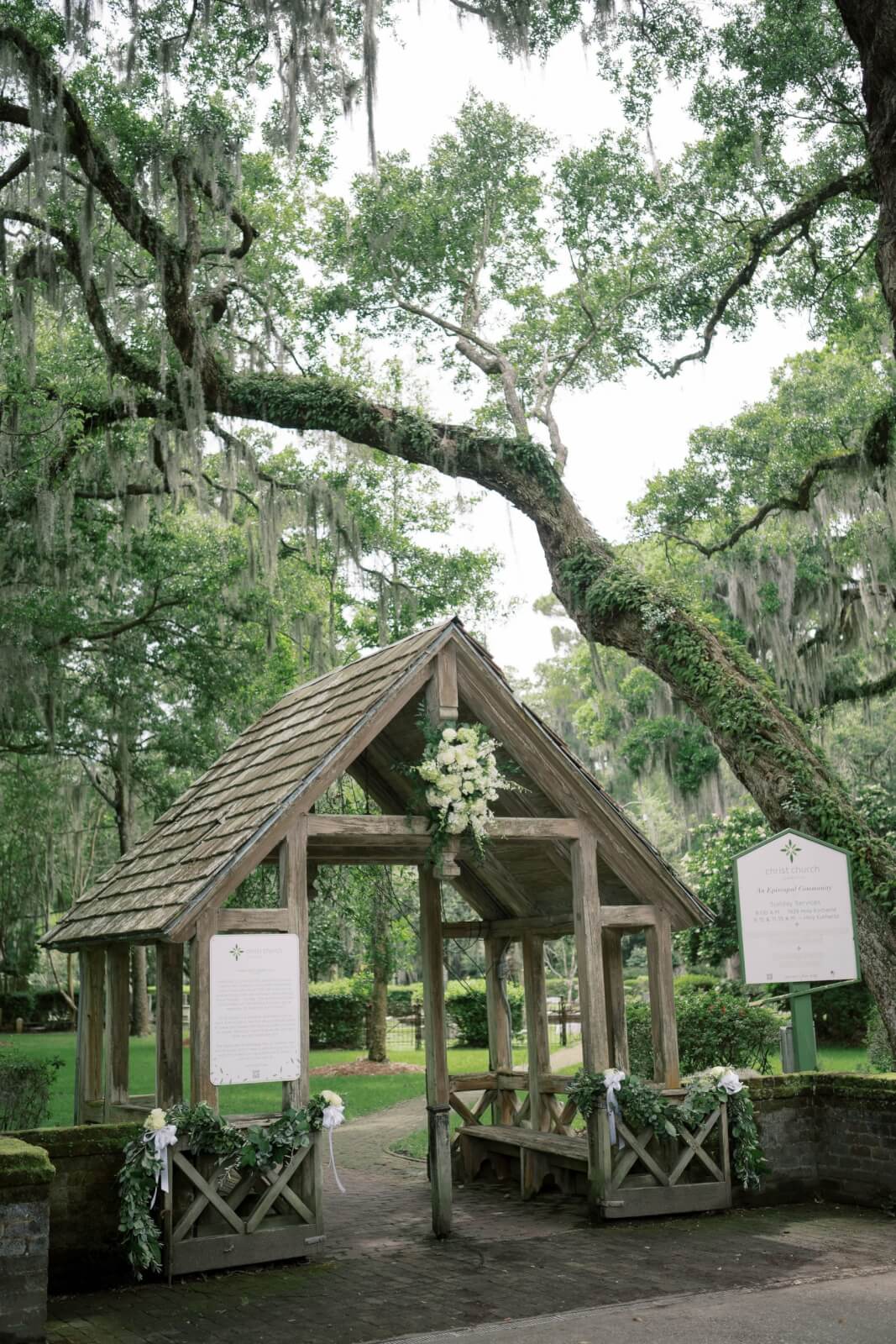 A Dreamy St. Simon's Wedding Steeped In Tradition | StyleBlueprint