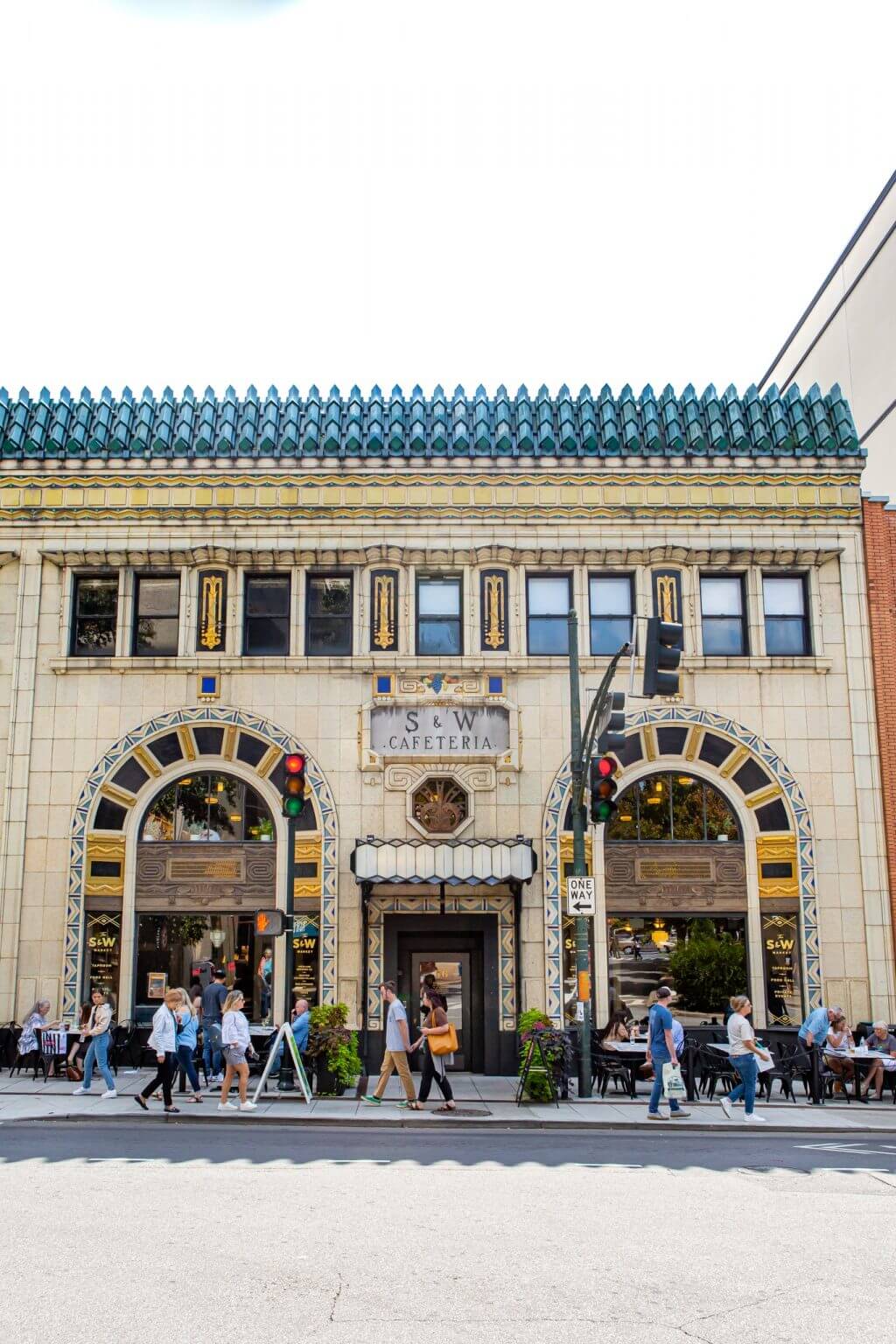 8 Iconic Southern Food Halls Worth Traveling For | StyleBlueprint