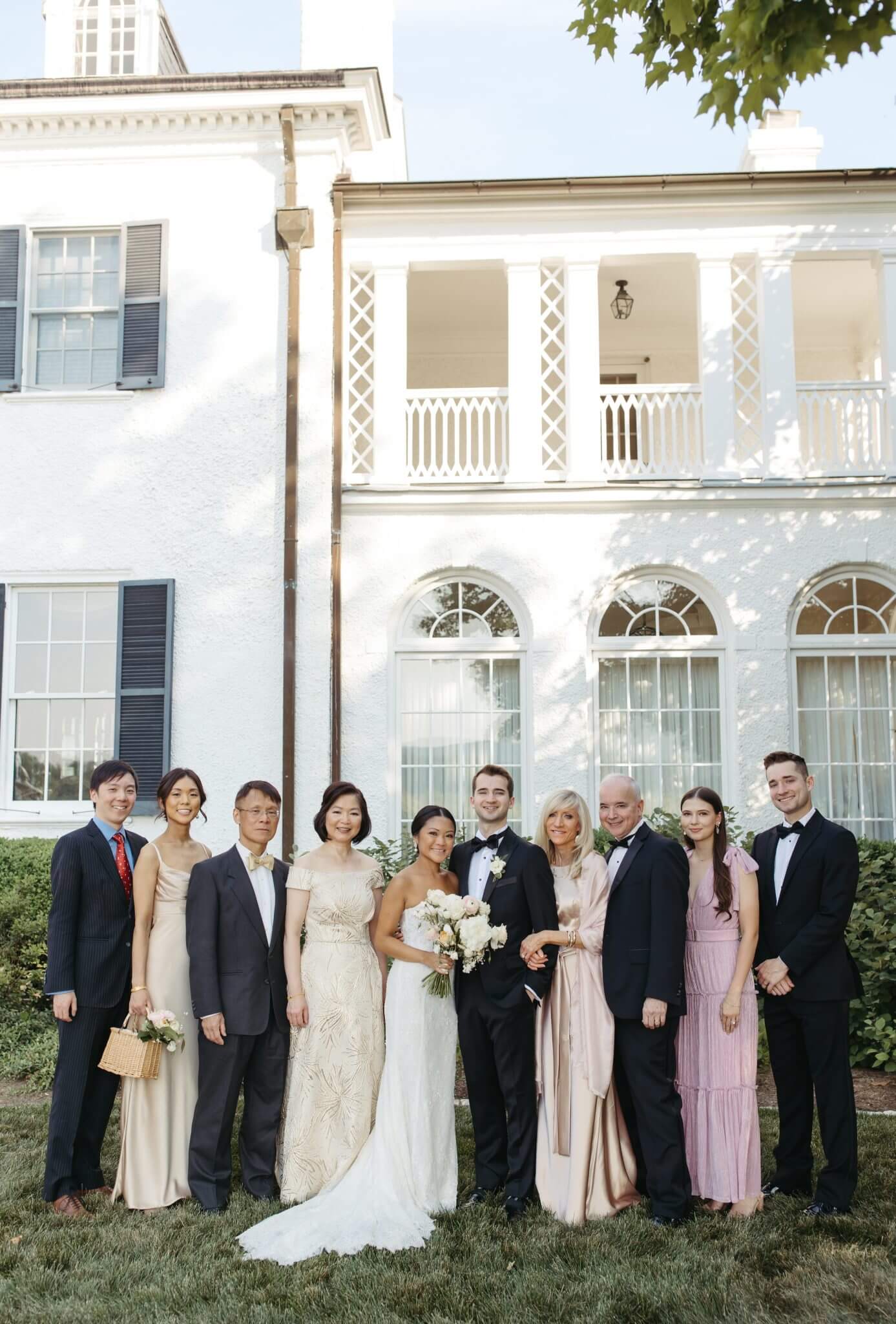 A Charlottesville Vineyard Wedding: Wicker, Parasols, and More