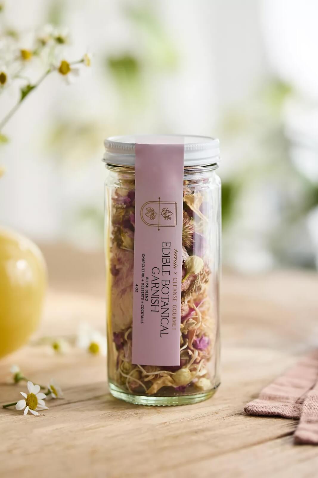 18 Treats & Trinkets for Spring Entertaining | StyleBlueprint