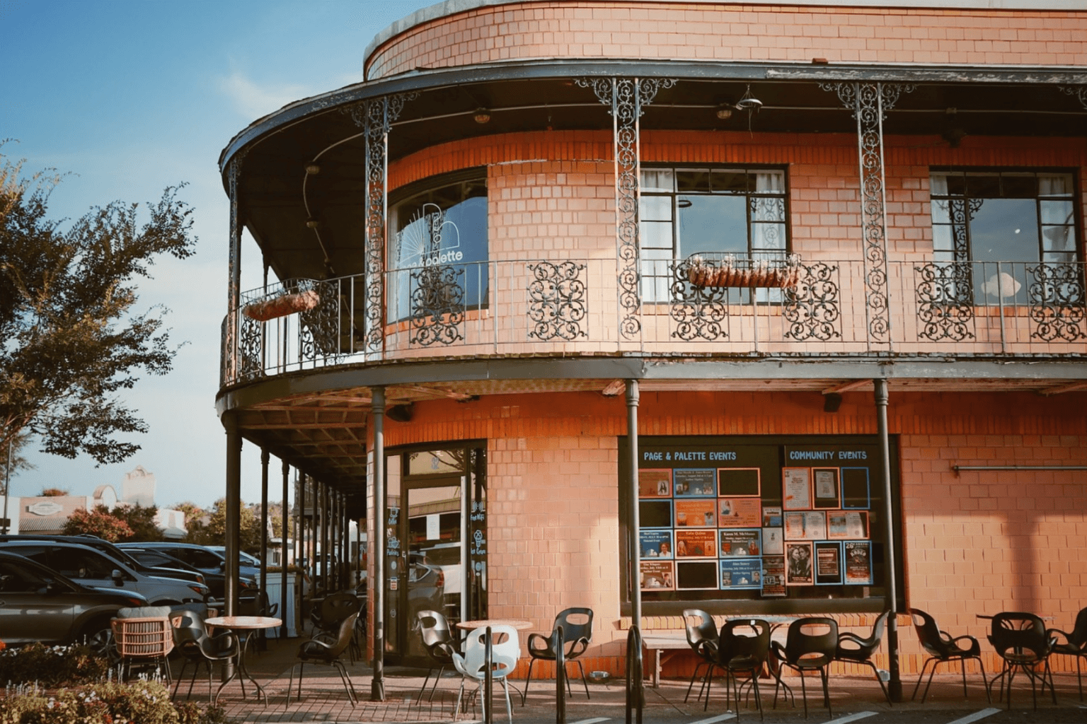 11 Dreamy Bookstore Bars in the South | StyleBlueprint