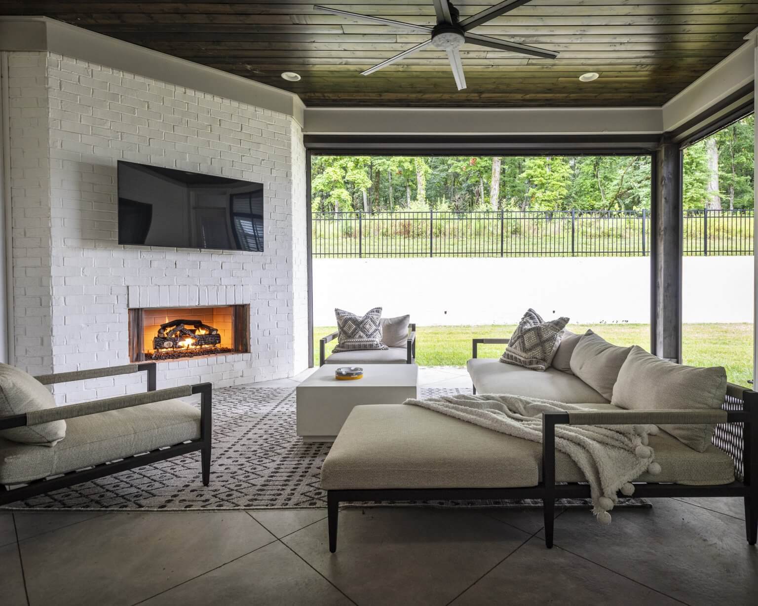 Seasonal Home Decor: 9 Expert Tips for Fall & Winter