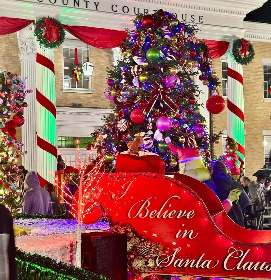 The Best Kentucky Christmas Towns | StyleBlueprint