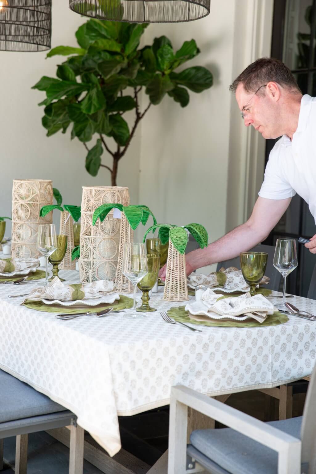 Easy Summer Tablescape Ideas + Expert Tips!